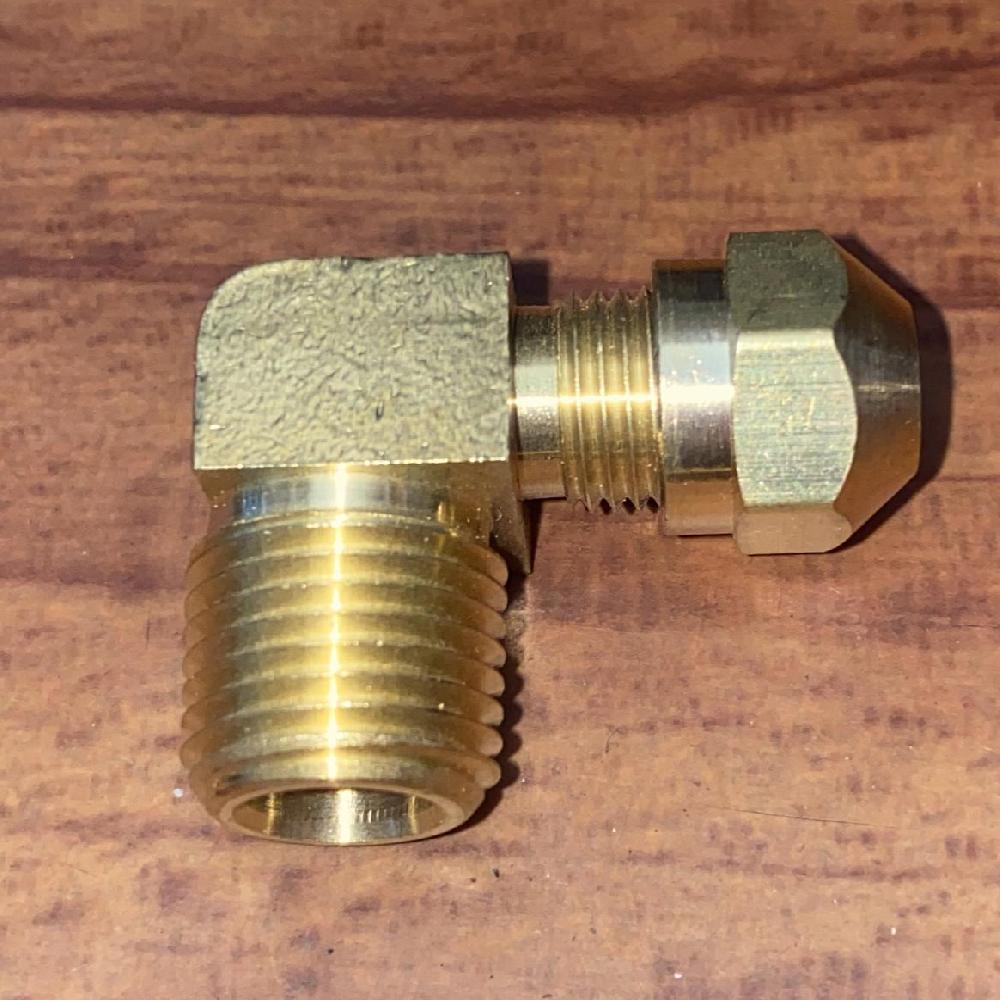 CODO A 90 GRADOS MACHO 1 2 A 3 8